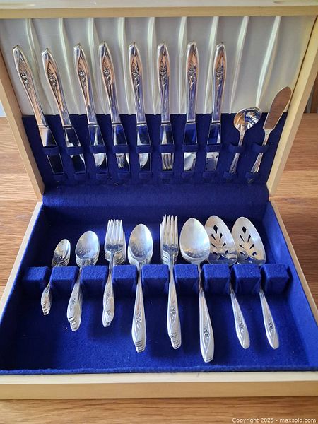 International Silver Silver Tulip 54-Piece Silverplate Flatware Service ...