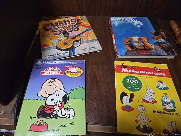 Children’s books, zoo poster, 2 canvas prints | Maxsold