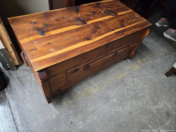 Vintage solid cedar hope chest | Maxsold
