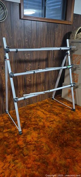 Dixon 3-tier aluminum keyboard stand | Maxsold