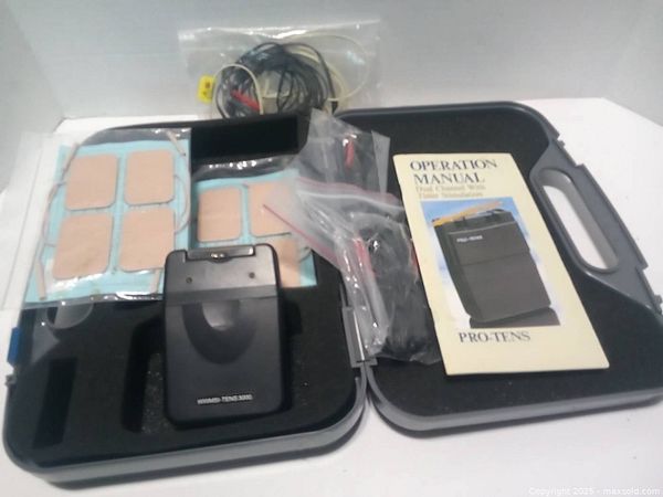 Roscoe Medical TENS 3000 analog electrotherapy unit with accessories ...