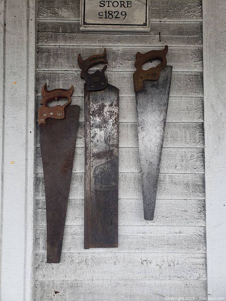 Henry Disston & Sons hand saws | Maxsold