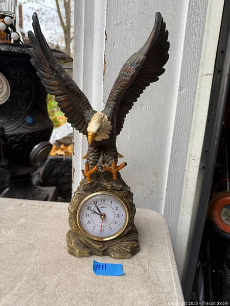 Vintage eagle figurine mantel clock | Maxsold