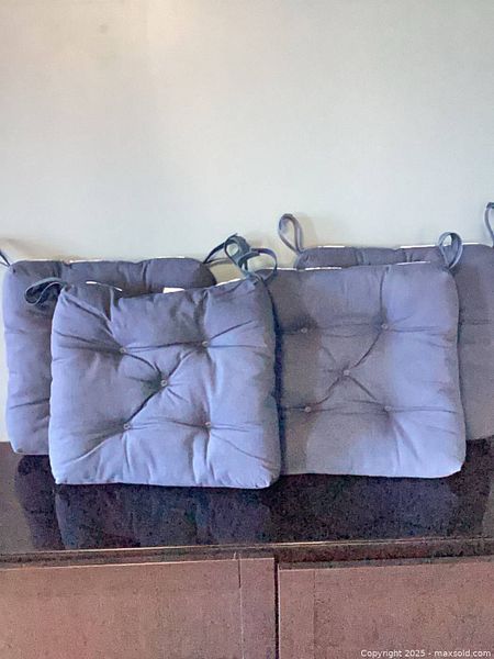 IKEA navy tufted seat cushions, 4 | Maxsold