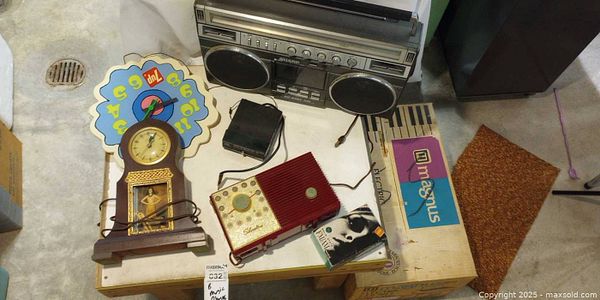 Sharp GF-8787 boombox, boxed Magnus keyboard, red radio, mantel clock ...
