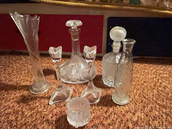 Crystal decanters, bud vases, candle holders, tealight | Maxsold