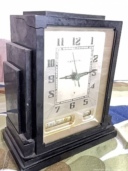 Hammond Gregory Skyscraper Bakelite Clock | Maxsold
