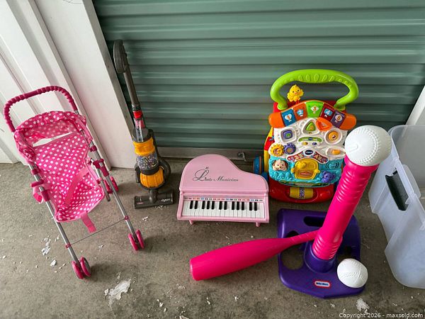 Kids toy lot with mini Dyson vacuum and more | Maxsold