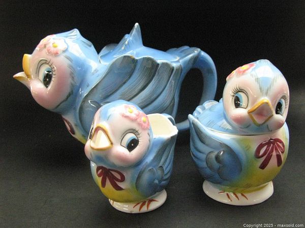 Vintage Lefton Bluebird Teapot, Creamer and Sugar | Maxsold