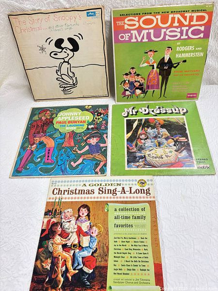 5 Children’s Vinyl Records inc Snoopy | Maxsold