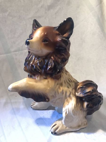 Vintage carnival chalkware Spitz dog figurine | Maxsold