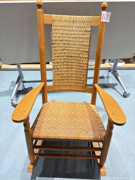 Solid oak Kennedy-style rocking chair | Maxsold