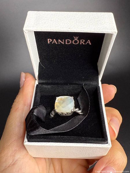 Mother Pearl Pandora Ring