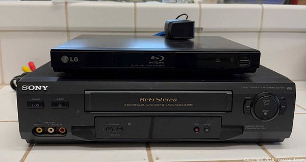 Sony SLV-N51 VCR And LG BP145 Blu-ray Player | Maxsold