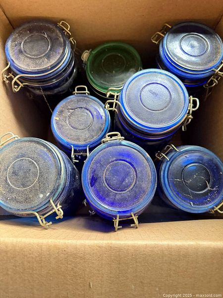 Glass Storage Jars With Bail Closures, 8 Pieces | Maxsold