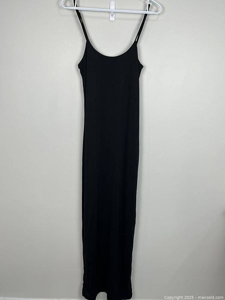 Women's SWS Contour black spaghetti strap midi dress size M | Maxsold