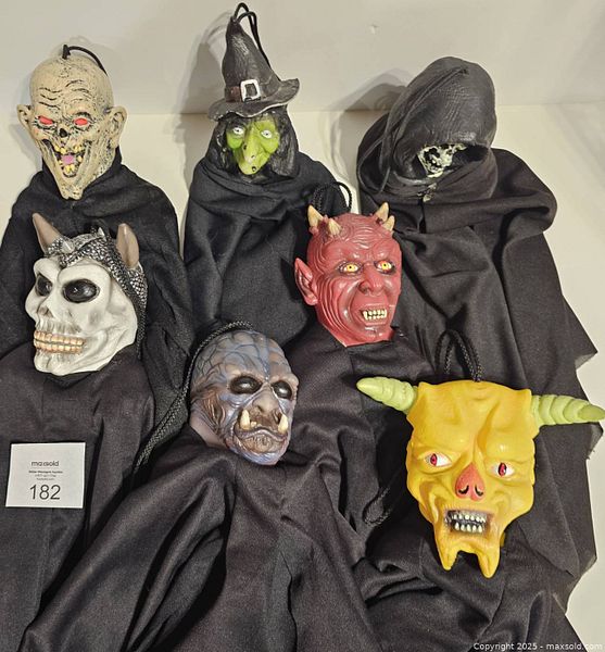 Seven rubber head Halloween wind puppets | Maxsold