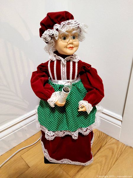 Animated Mrs. Claus Figure | Maxsold