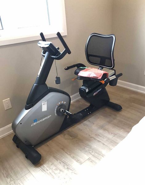 Sportop B5300 stationary recumbent exercise bike | Maxsold