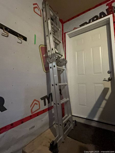 Aluminum articulating multi-position ladder 16 ft | Maxsold