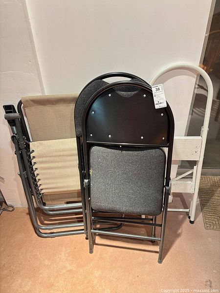 Padded Folding Chairs, Zero Gravity Lounge, Step Ladder | Maxsold