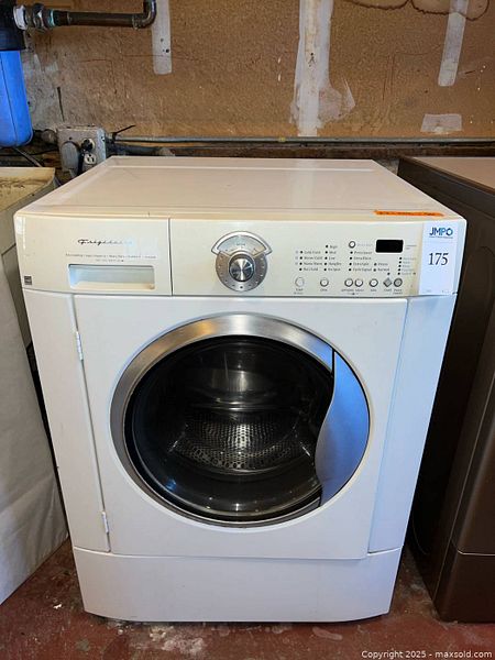 Frigidaire front-load washing machine | Maxsold