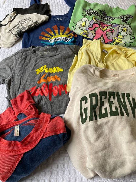 Youth women assorted graphic tops 7 pcs | Maxsold