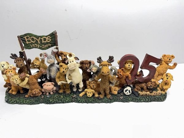 Boyds Bears 25th Anniversary figurine with box | Maxsold