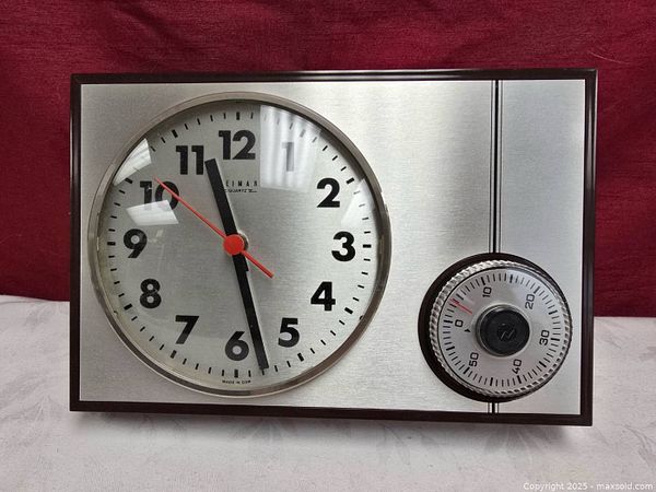 Weimar Quartz wall clock with mechanical timer | Maxsold
