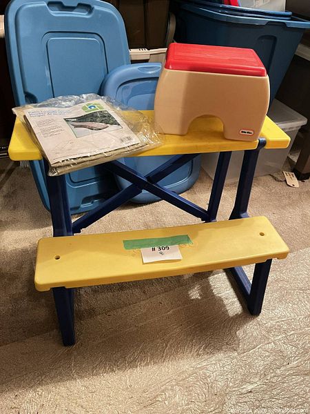 Vintage picnic table, Little Tikes stool, chaise cover | Maxsold