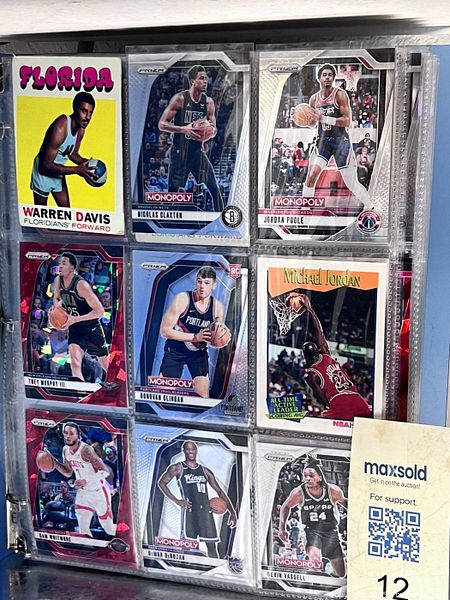 Binder with approx 200 NBA trading cards | Maxsold