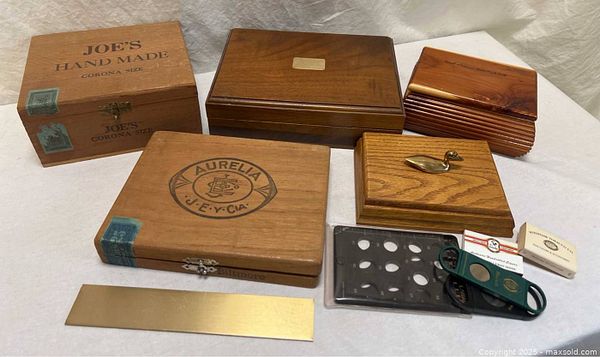 Vintage wooden cigar and keepsake boxes with accessories | Maxsold
