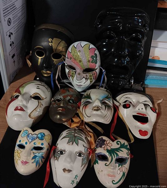 Ten decorative ceramic masks | Maxsold