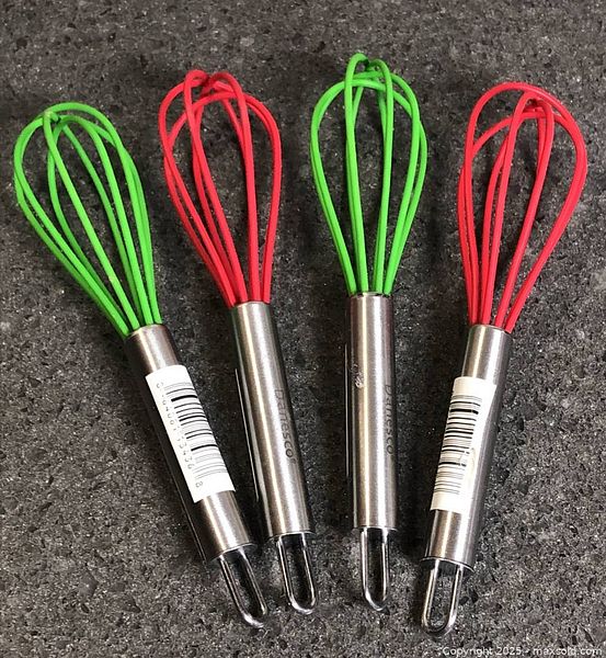 Pair of mini silicone kitchen whisks | Maxsold