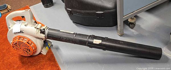 Stihl SH 55 handheld gas leaf blower-vac | Maxsold