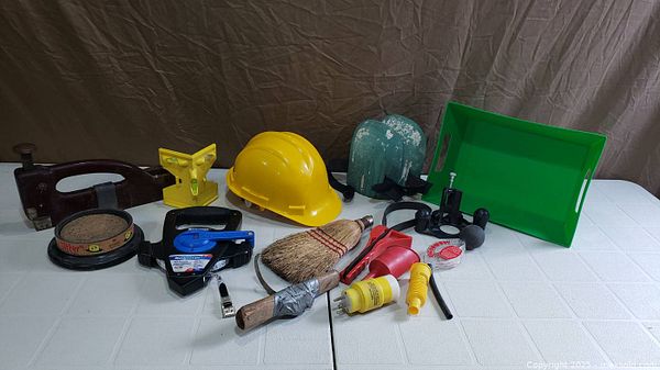 Assorted handyman tools & safety gear | Maxsold