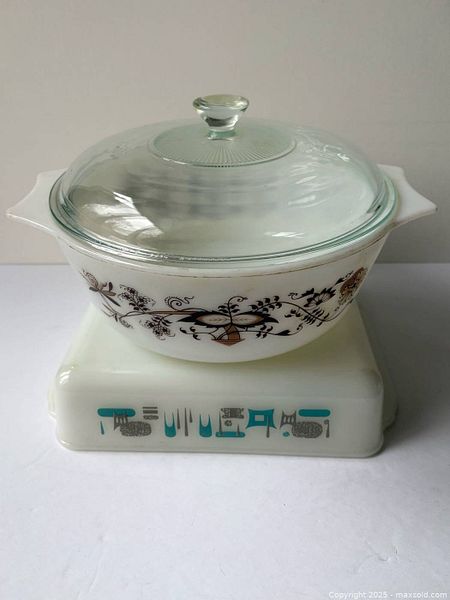Pyrex brown floral vine casserole with lid and Fire-King Blue Heaven ...
