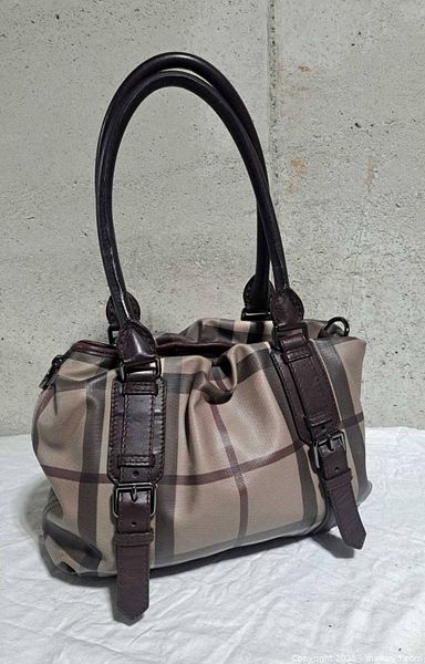 Burberry Smoke Check PVC Northfield medium tote bag | Maxsold