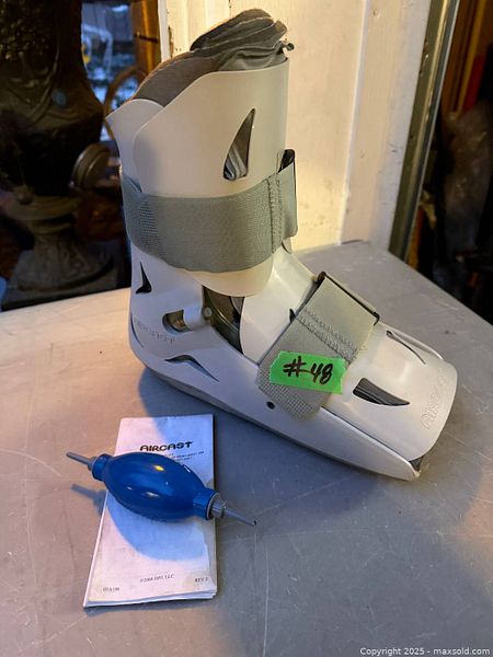 Aircast SP Walker orthopedic boot medium | Maxsold