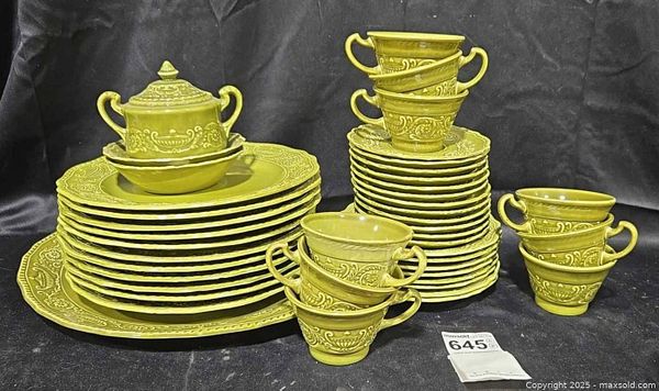 Canonsburg Regency Ironstone Green Dinnerware Set | Maxsold