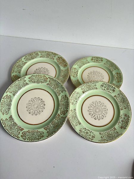 Four Johnson Bros bone china plates, England | Maxsold