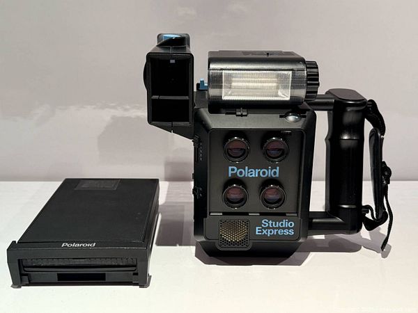 Polaroid Studio Express Model 403 camera with film holder | Maxsold
