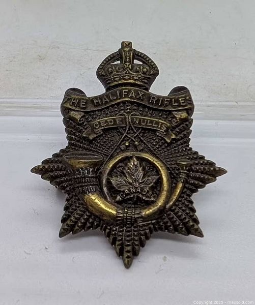 WW2 Canadian Halifax Rifles Cap Badge | Maxsold