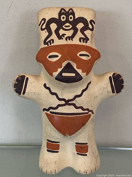 Vintage Peruvian Cuchimilco pottery figurine | Maxsold
