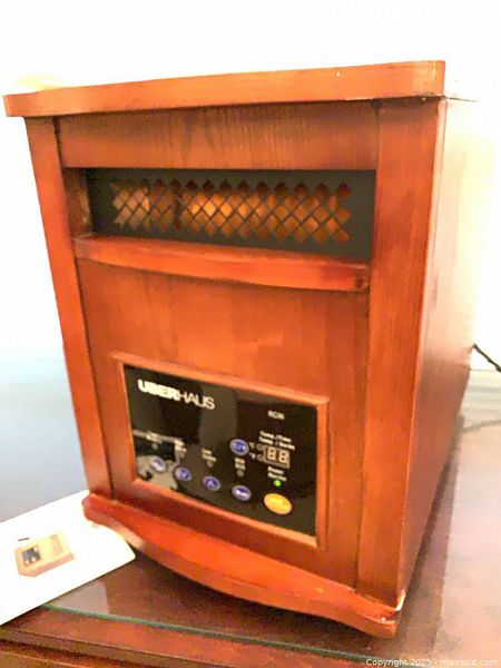 Uberhaus 6-Element Quartz Infrared Heater with Remote | Maxsold