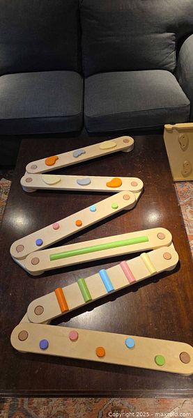 Modular wooden balance beam set | Maxsold