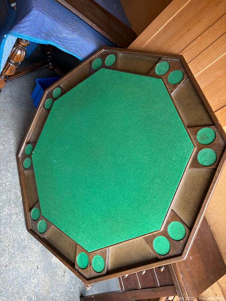 Octagonal folding wooden poker table | Maxsold