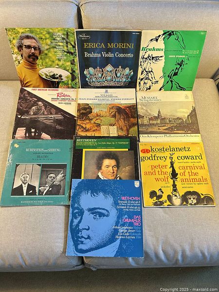 Classical vinyl record collection | Maxsold