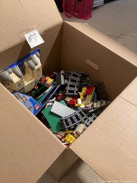 26 lb LEGO loose bricks and parts lot | Maxsold