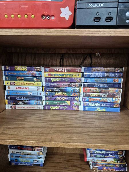 83 kids and cartoon VHS tapes | Maxsold